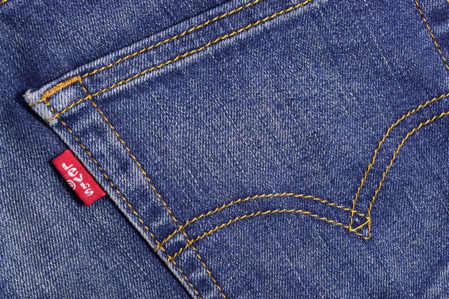 Levi’s Utilizes AI for Model Diversity | Sellercloud